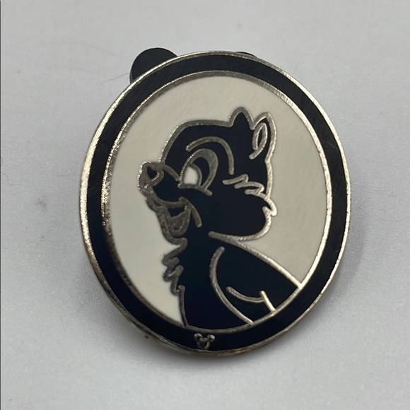Disney | Accessories | Disney Dcl Adventures Berber Splendor Chip Dale ...